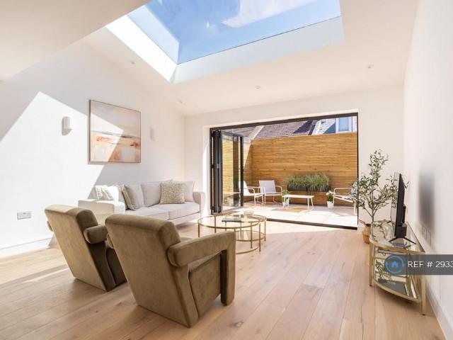 Hythe Road, Brighton, BN1 4 bed detached house to rent £5,250 pcm £1,212 pw