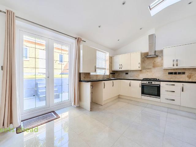 Hythe Road, Thornton Heath CR7, 5 bed terraced house to rent, £3,100 pcm | PrimeLocation