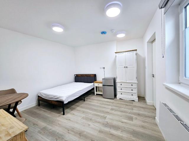 Hythe Street, Dartford DA1, Studio to rent, £950 pcm | PrimeLocation