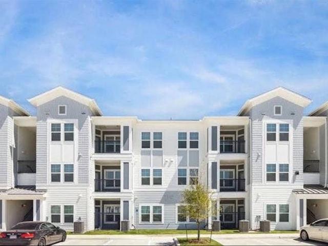I’m looking for a roommate