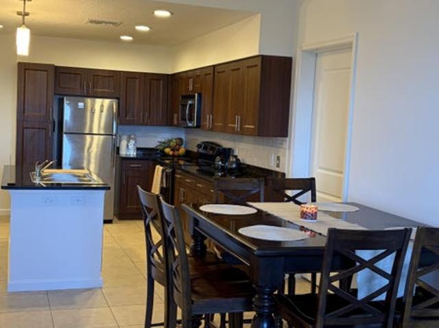 I’m looking for a roommate for a clean, peaceful