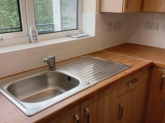 I bed apartment full refurb brandnew to the marke