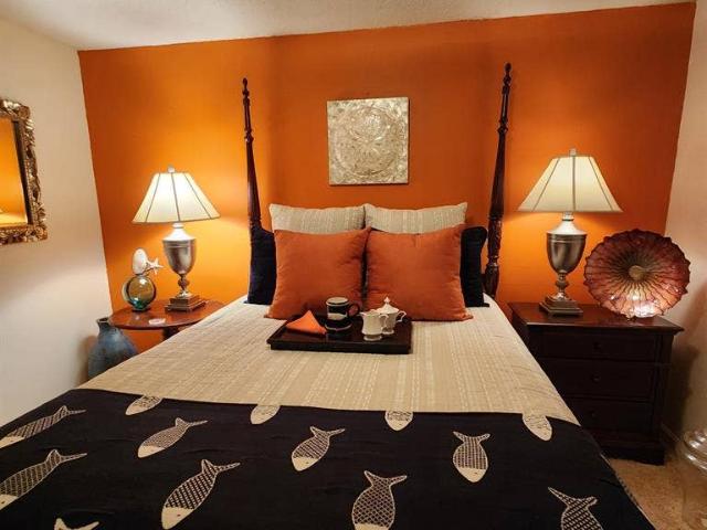 I have 2 room available 700per room