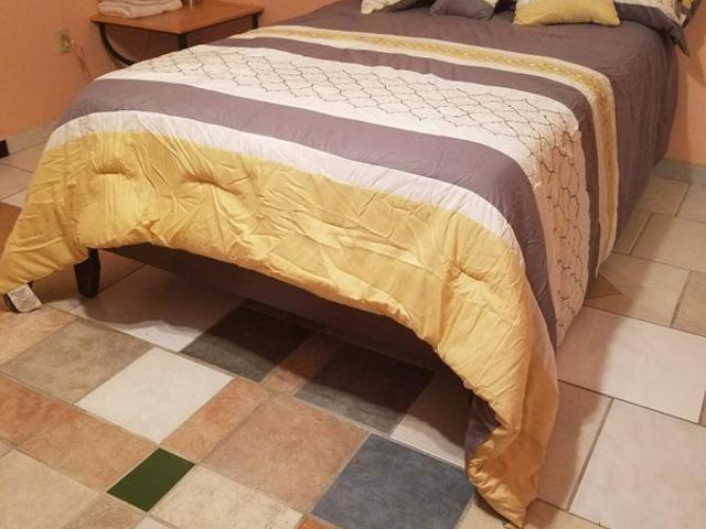 I Have a Queen Studio Bedroom 4Rent