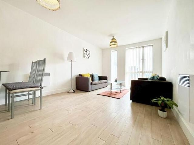 I Land, 41 Essex Street