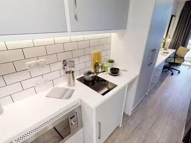 i Q Shoreditch Two Bed Apartment