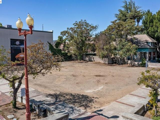 I St, Antioch, CA 94509
