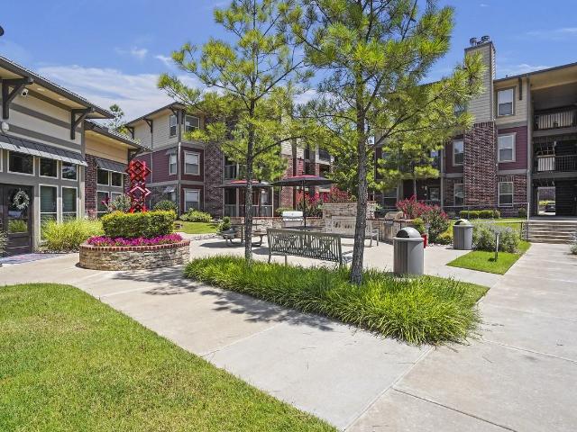 Icon at Broken Arrow Apartments 2 Bedroom Apartment for Rent at 4801 S Elm Pl, Broken Arrow, OK 74011
