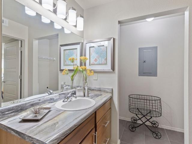 Icon at Lubbock 2 Bedroom Apartment for Rent at 6216 66th St, Lubbock, TX 79424