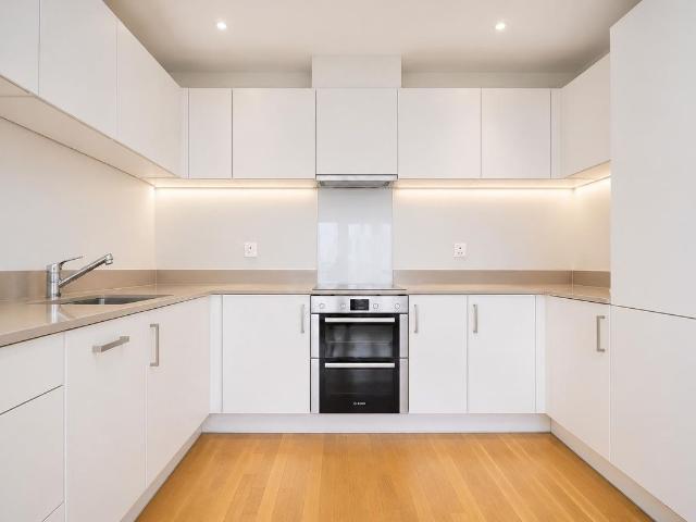 Icon Apartments, 32 Duckett Street, London E1, 2 bed flat to rent, £2,150 pcm | PrimeLocation