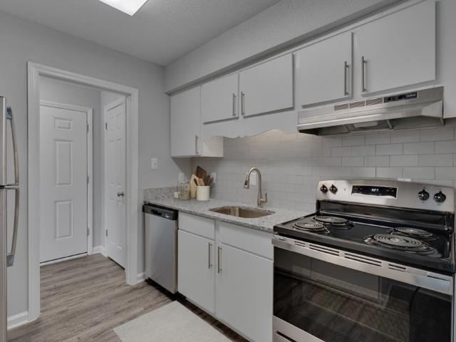 Icon Downtown Durham 2 Bedroom Apartment for Rent at 1500 Duke University Road #H1A, Durham, NC 27701