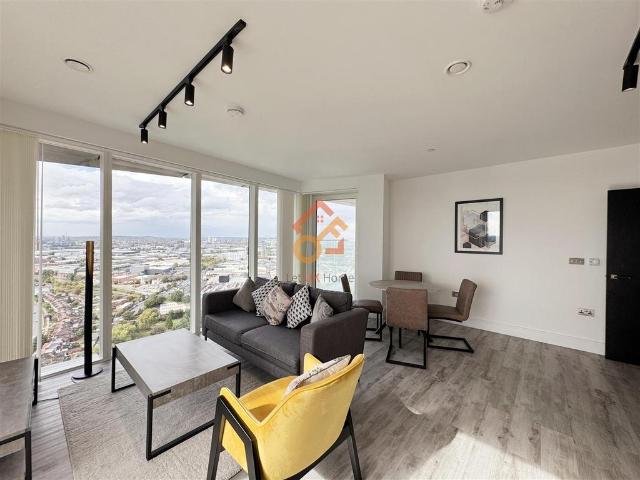 Icon Tower, 8 Portal Way, London W3 2 bed flat to rent £2,850 pcm £658 pw