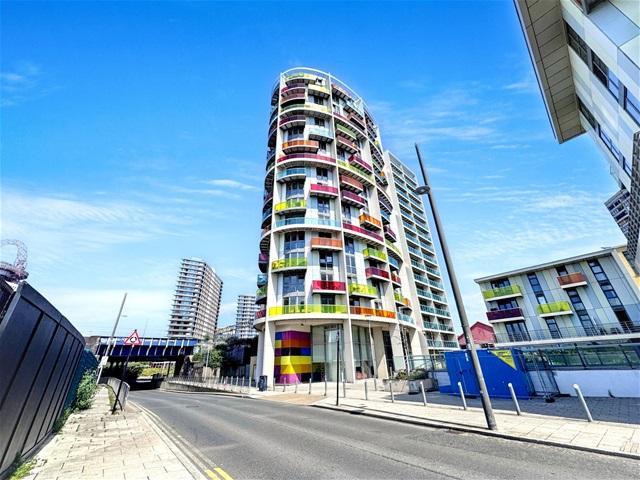 Icona Point, 58 Warton Road, Stratford 1 bed flat to rent £1,750 pcm £404 pw