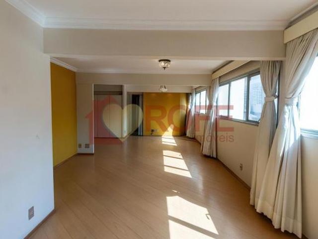 Ícone da Arquitetura no Itaim: Vão Livre e Potencial Infinito no Modular Ômicron 126m²