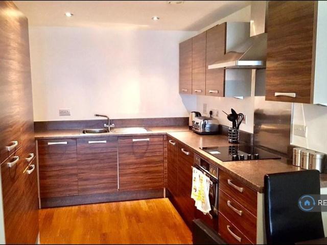 Iconia House, Bromley, BR2 2 bed flat to rent £1,750 pcm £404 pw