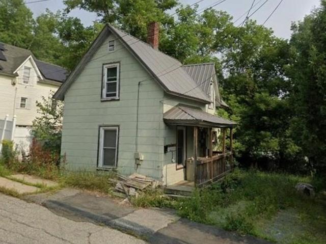 Iceland St, Berlin, Home For Sale