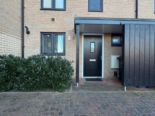 Iceni Square, Harlow 3 bed coach house to rent £1,900 pcm £438 pw