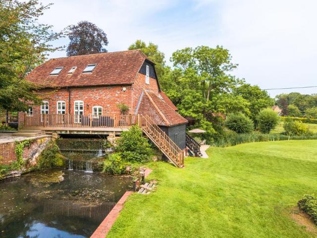 Ickleton Road, Wantage, OX12 4 bed detached house to rent £4,500 pcm £1,038 pw