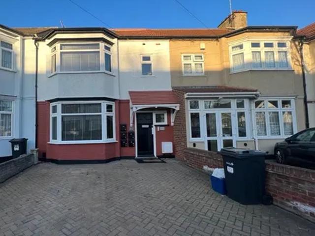 Icknield Drive, London, IG6 1AX, United Kingdom | Room for rent #167232548 | Rentberry