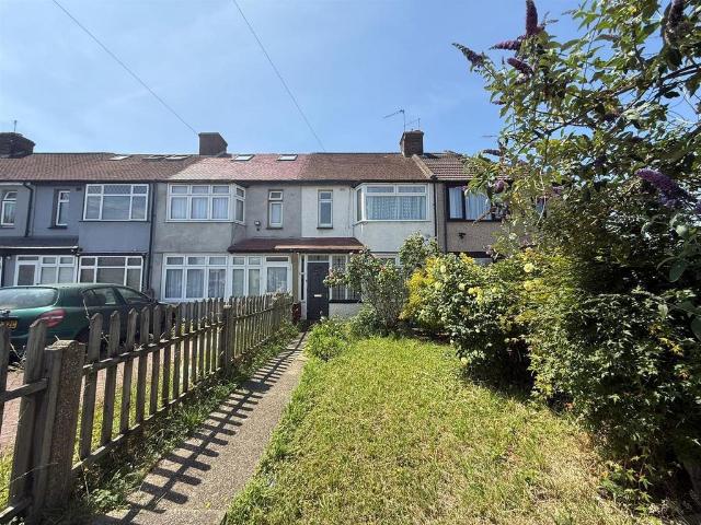 Ian Square, Enfield 3 bed terraced house to rent £2,100 pcm £485 pw