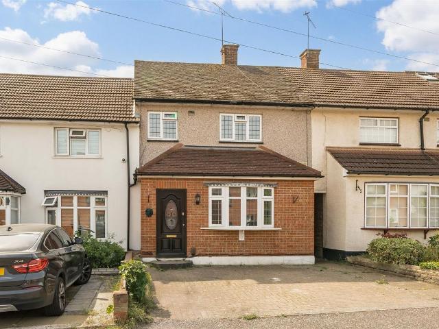 Ibbetson Path, Loughton IG10, 2 bed property to rent, £2,200 pcm | PrimeLocation
