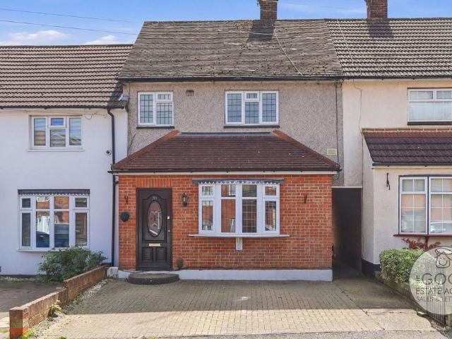 Ibbetson Path, Loughton IG10, 2 bed terraced house to rent, £2,200 pcm | PrimeLocation