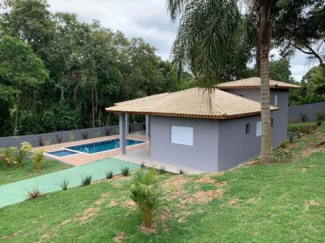Ibiúna: Casa 3 dorm sendo 1 suite, vaga para vários carros, 1084m2 Vini: 11 96415 0603