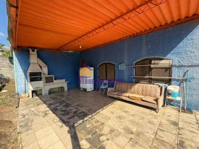 Ibiúna, chácara bem localizada com piscina adulto e infantil