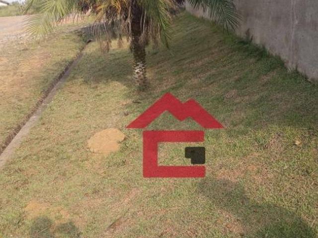Ibiúna chácara com 1.200 m², sendo 3 dormitórios e uma suíte, ao lado da rodovia!