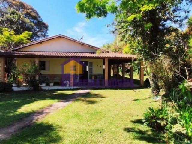 Ibiúna, chácara com piscina, terreno de 4mil metros, a apenas 60km de SP