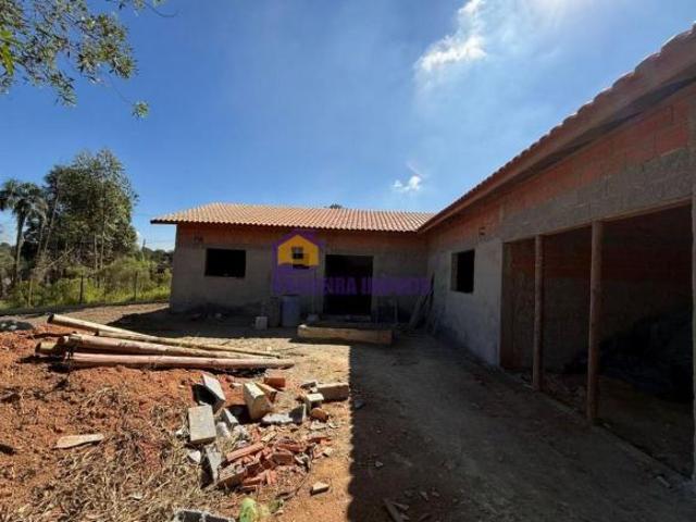 Ibiúna, chácara muito bem localizada, antes do centro da cidade