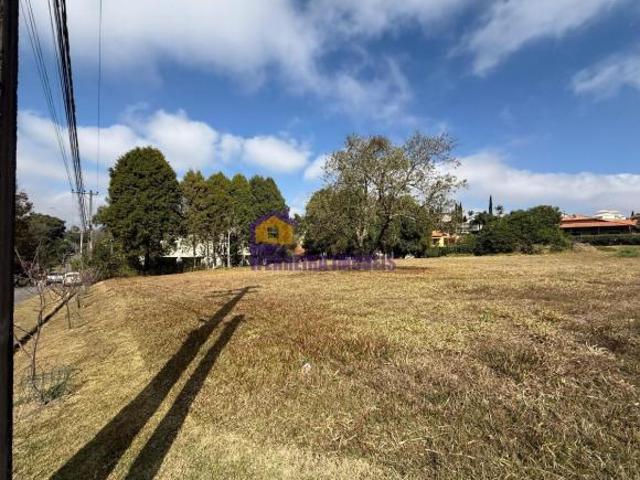 Ibiúna, lindo terreno em condomínio de alto padrão, apenas 65km de SP