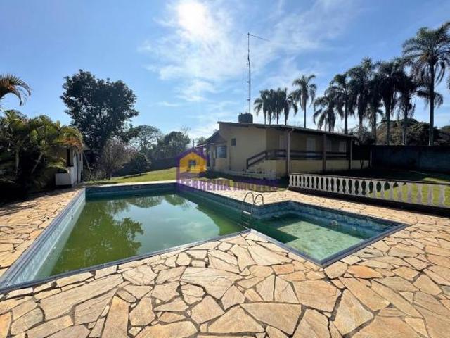 Ibiúna, linda chácara com piscina