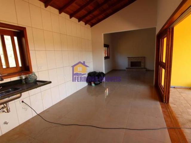 Ibiúna, linda chácara em condomínio de alto padrão recém construída