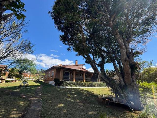 IBIÚNA SP à cidade sensação do momento ti apresenta essa linda Chácara c/4.000m2
