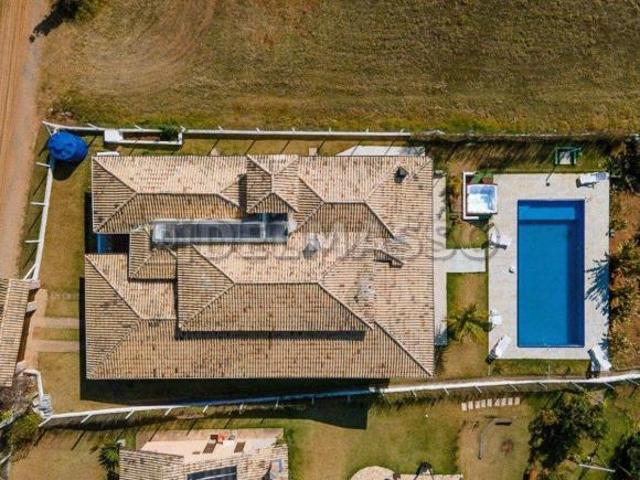 Ibiúna/SP Chácara completa em condomínio com piscina e hidromassagem!
