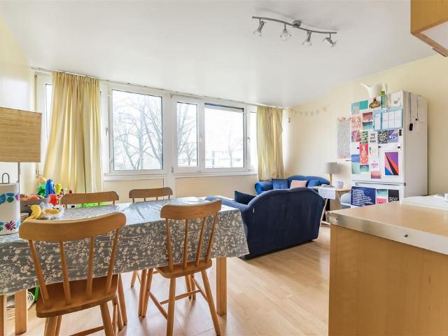 Ibsley Gardens, Roehampton SW15 4 bed maisonette to rent £2,500 pcm £577 pw
