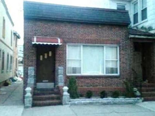 ID#: 1218354 Updated 2 Bedroom Glendale Apartment For Rent