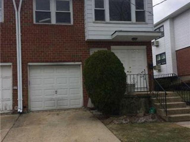 ID#: 1218386 Beautifully Renovated 3 Bedroom Bayside Apartment