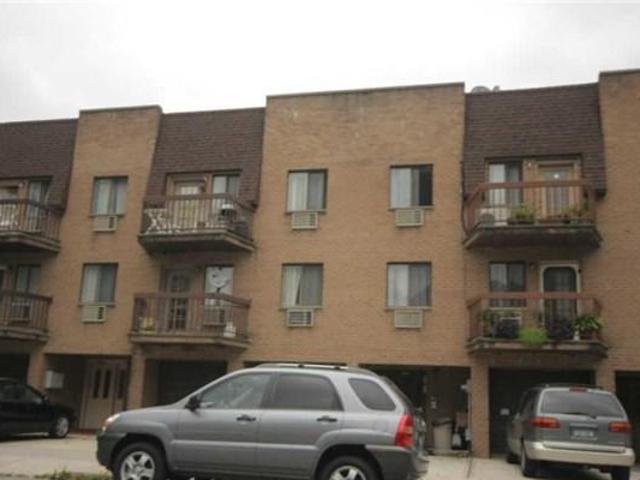 ID# 1227198 Sunny And Spacious 3 Bedroom Flushing Apartment For Rent