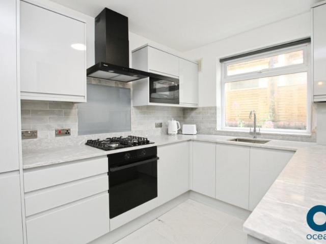 Iddesleigh Road, Bristol BS6 2 bed apartment to rent £1,675 pcm £387 pw