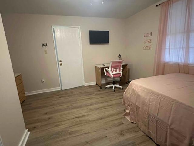 Ideal for students and working professionals_Rooms