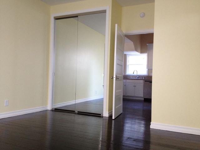 Ideal Off 3 Bedroom Apartment for Rent at 1162 W 29th St, Los Angeles, CA 90007 Congress North