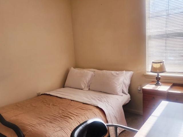 Ideal Room for Workaholics
