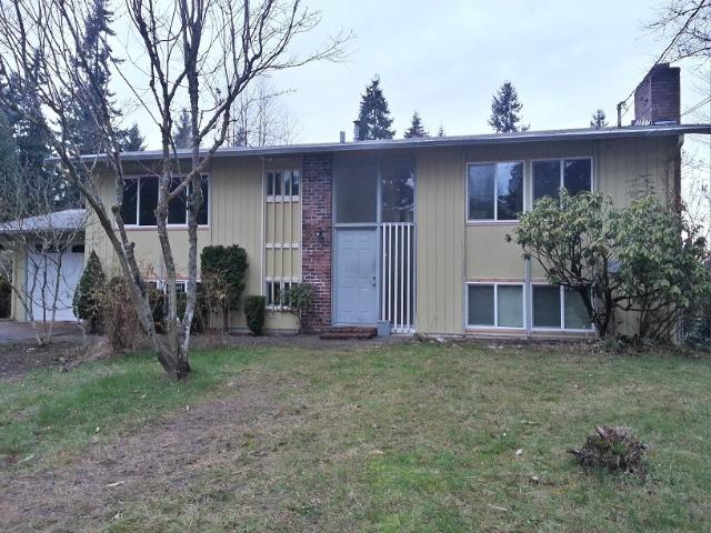 Ideal Split Level Lake Hills Home