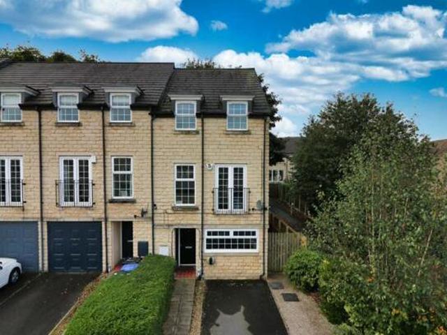 Idle, Far Highfield Close, Bradford, 4 Bedroom End