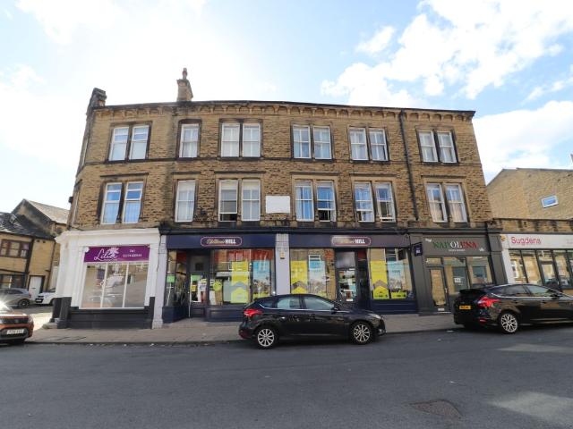 Idle Hall, The Green, Bradford BD10, 1 bed flat to rent, £525 pcm | PrimeLocation