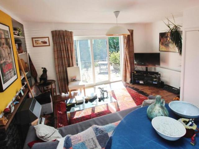If you are a family or couple looking for a 3 bedroom house to rent in the Fishponds area then this could be the property for you. The property is well presented and benefits from a tiered patio garden and a garage. Please contact us for more details…