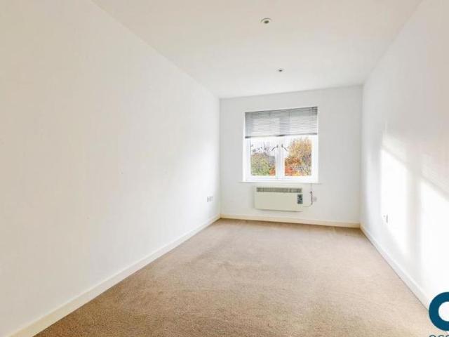 If you are looking for a two bedroom flat to rent in Downend, with allocated parking and a balcony, then this could be the property for you. Please contact us for more information…