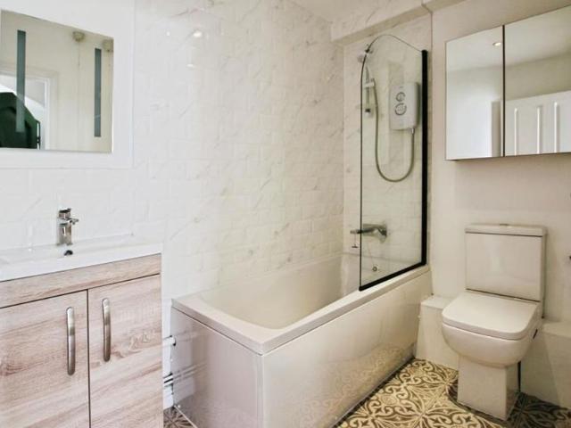 If you are looking for a unique one bedroom flat to rent in Warmley area with allocated parking, then this could be the property for you. Please contact us for more information…